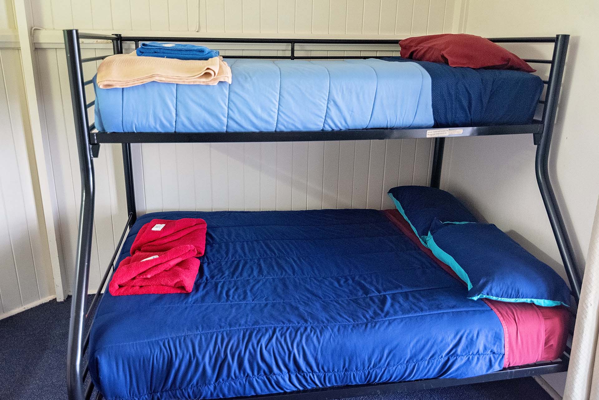 Group Bunk Room Metropole Hotel Group Bunk Room Metropole Hotel